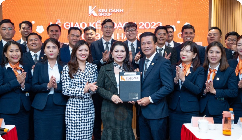 Địa Ốc Kim Oanh giao kế hoạch 2023 và công bố sơ đồ tổ chức mới.